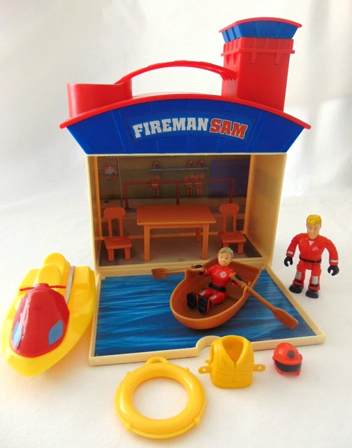 FIREMAN SAM - Penny Morris & Tom Thomas With Simba Ocean Boathouse Take ...