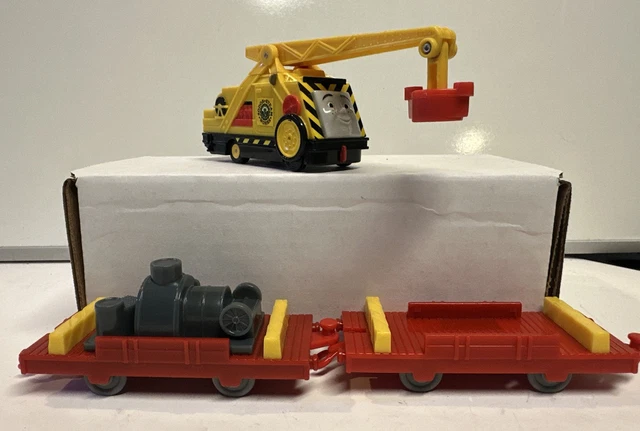 THOMAS & FRIENDS Trackmaster Motorized Helping Hook Kevin With Cars ...