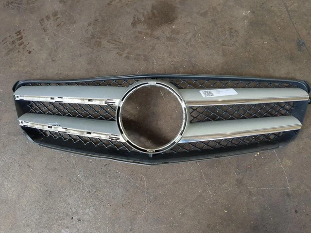 MERCEDES-BENZ C-CLASS C220 CDI AMG SPORT Bumper Grill with Chrome trim ...