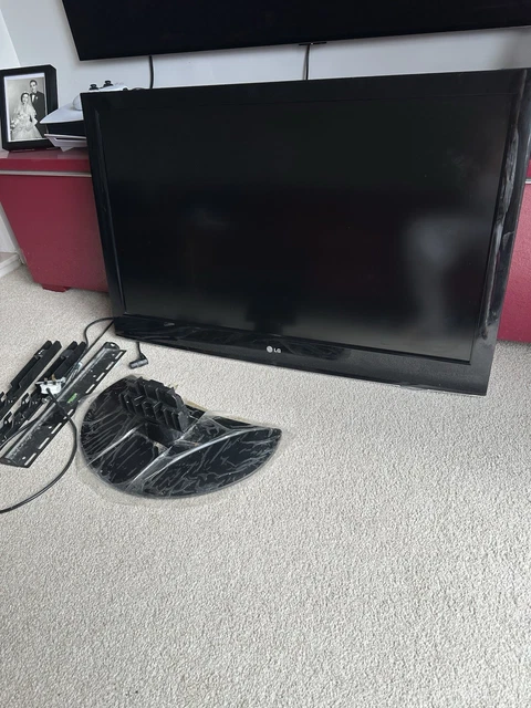 LG 42 INCH smart tv 42LH3000-ZA Include In Price Original Stand And ...