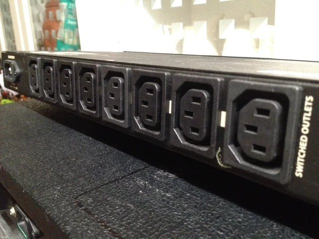 SAMSON POWERSTRIP PS10 Rackmount Power Conditioner 1U Rack Mount Power ...