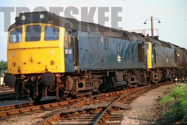 35MM SLIDE BR British Rail Diesel Loco Class 25 25211 Cranmore 1982 ...