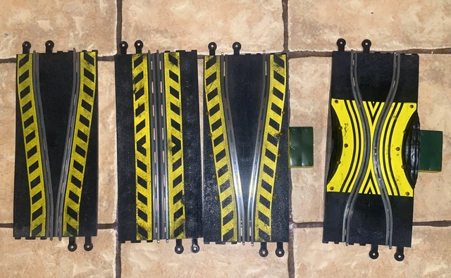SCALEXTRIC RARE VINTAGE classic car track hazard chicane sets Good ...