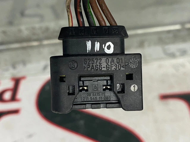 GENUINE MERCEDES BENZ Engine Wiring Loom Harness Plug Connector ...