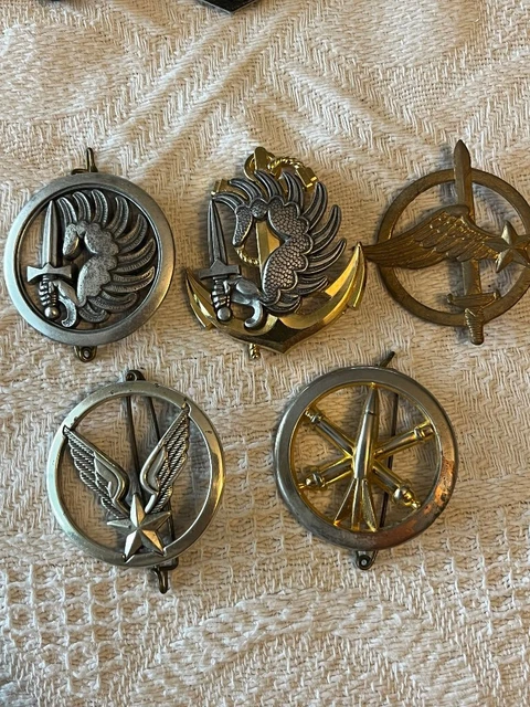 LOT INSIGNES MILITAIRE de béret parachutiste commandos de l'air ALAT etc... EUR 24,00 - PicClick FR