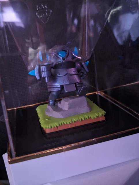 CLASH ROYALE MINI Pekka PVC figurine, new in box (Supercell, Kotobukiya ...