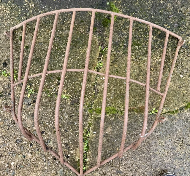 ANTIQUE CAST Iron Hay Rack Corner Type £77.66 - PicClick UK