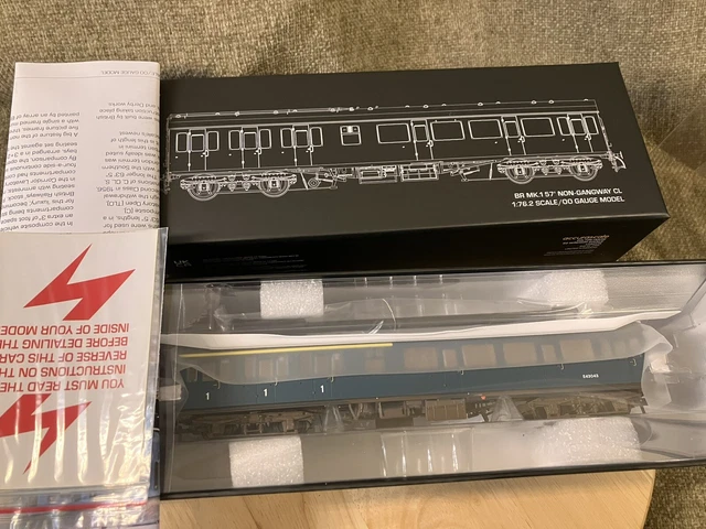 ACCURASCALE ACC2345 BR Mk1 CL BR Blue E43043 w Lighting £64.00 ...