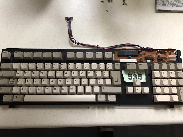 COMMODORE AMIGA A500/PLUS Keyboard Slightest of Yellowing Tested ...