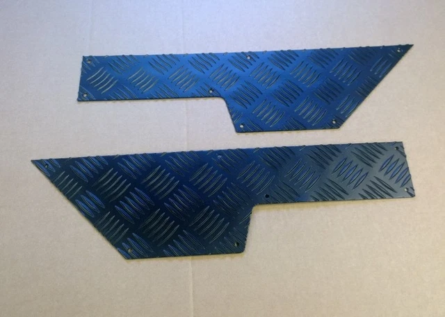 LAND ROVER DEFENDER 90/110 Black Heavy Duty Chequer 2Nd Row Door Kick ...