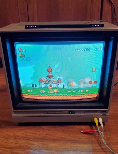 1984 COMMODORE 1702 colore monitor CRT retrò gaming home computer ...