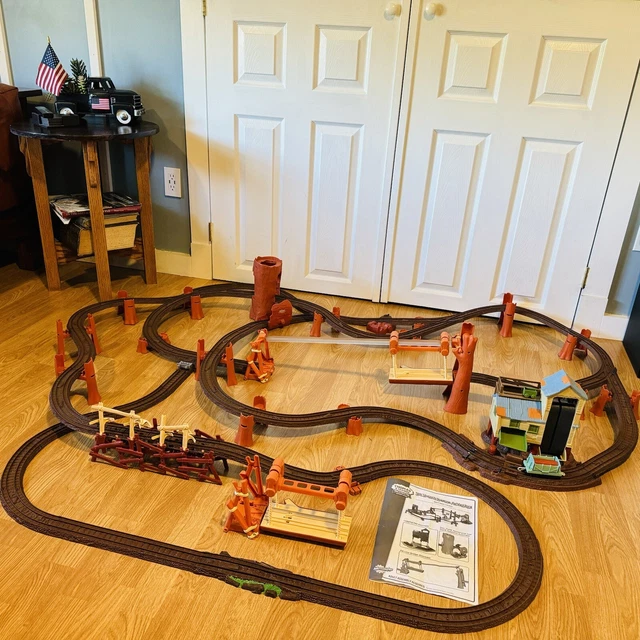 THOMAS & FRIENDS TRACKMASTER DELUXE MISTY ISLAND SET ZIP ZOOM SHAKE ...