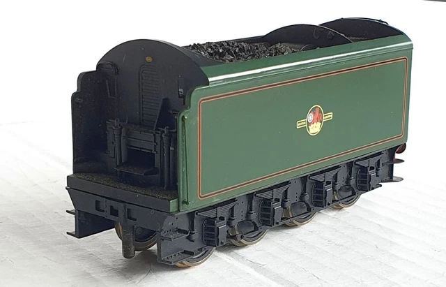 HORNBY CHINA BR Class A4 Non-Motorised Corridor Tender In Green Livery ...