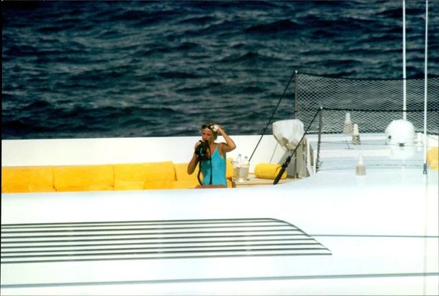 PAPARAZZI FILM ON Princess Diana aboard Dodi Fa... - Vintage Photograph ...