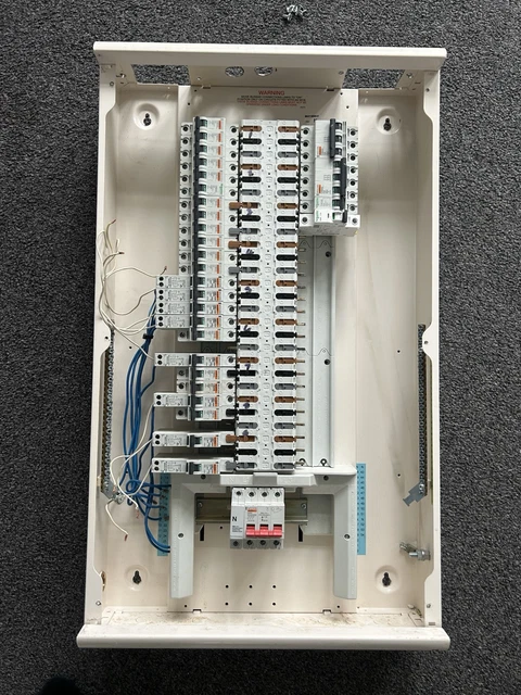 MERLIN GERIN ISOBAR 4c 3 phase 18 wayTFuseboard £156.71 - PicClick UK