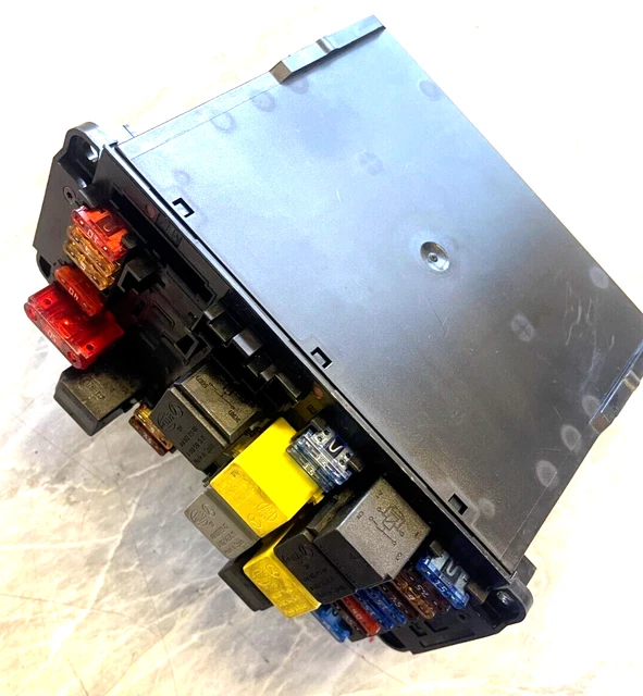 GEBRAUCHTER SICHERUNGSKASTEN FÜR Steuergerät Mercedes Benz W203 ...