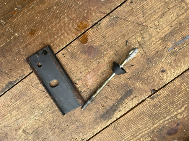 FORD CORTINA MK5 Spare Wheel Retaining Bolt And Battery Securing Plate ...