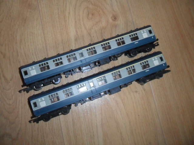 PAIR OF BR W16201 Coaches for Hornby OO Gauge Model Railway Train Sets ...
