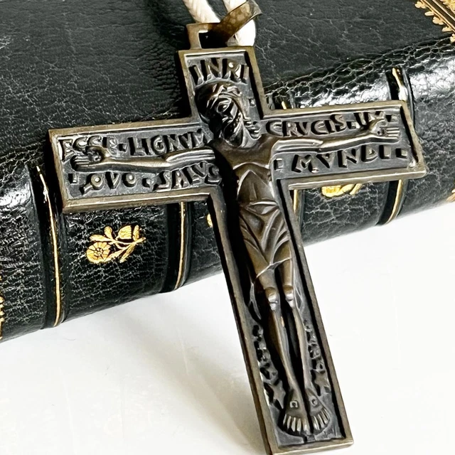 MÉDAILLE CROIX PECTORALE Signée Fernand Py bronze patine Collection ...