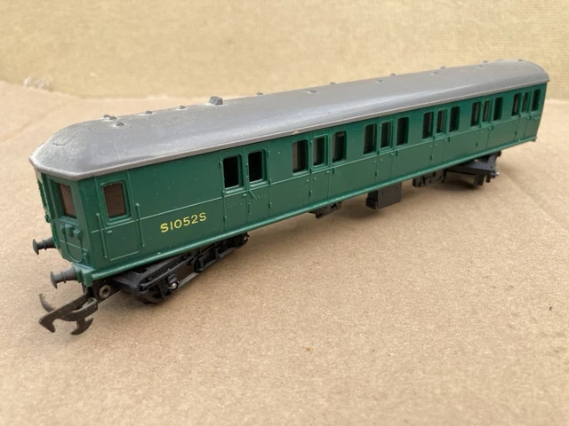 TRIANG RAILWAYS EMU Trailing Car Unit - SR Region - Good condition £5. ...