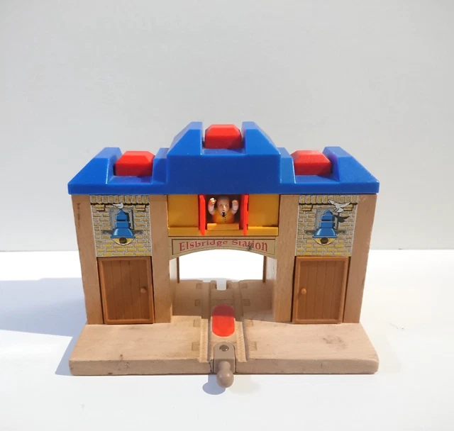 THOMAS WOODEN RAILWAY Track - All aboard Elsbridge Station - Learning ...