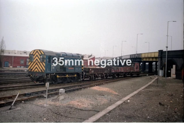 BRITISH RAIL EE DIESEL LOCOMOTIVE 08562 DONCASTER 35mm NEGATIVE ...