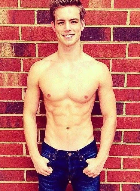 Shirtless Male Muscular Blond Beefcake Muscle Jock Hunk Smiling Photo