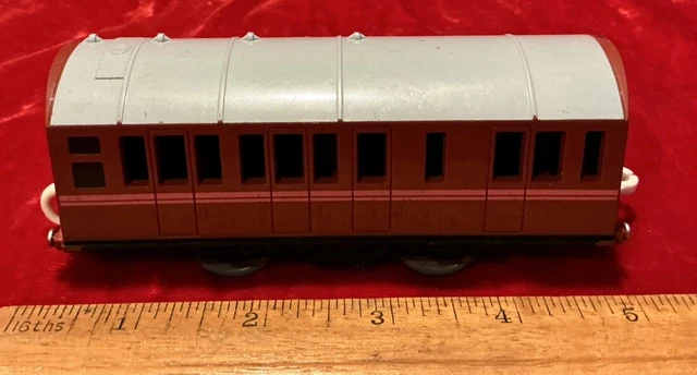 THOMAS TANK ENGINE & Friends Trackmaster Motorised Duke & Duchess Coach ...