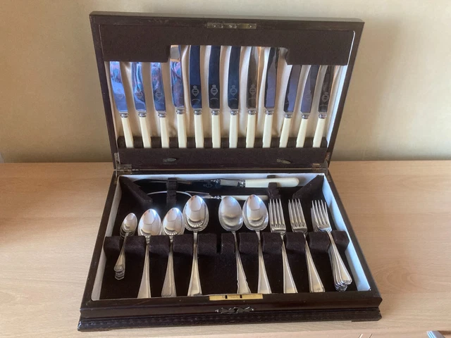 RARE VINTAGE ALEXANDER Clark, Sheffield Canteen of Cutlery in Wooden ...