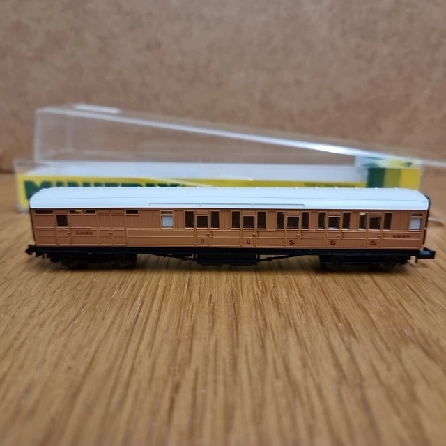 MINITRIX N GAUGE LNER GRESLEY BRAKE COMPOSITE COACH 4237 13013 In Wrong ...