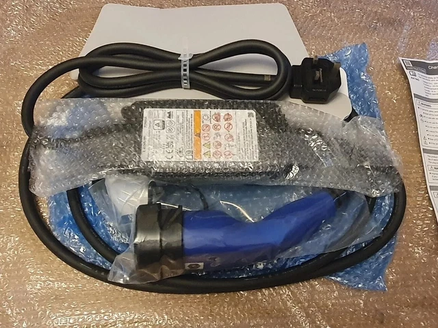 OFFICIAL TOYOTA/LEXUS HOME Car Charging cables (Type 2 to 3 Pin) (G9060 ...