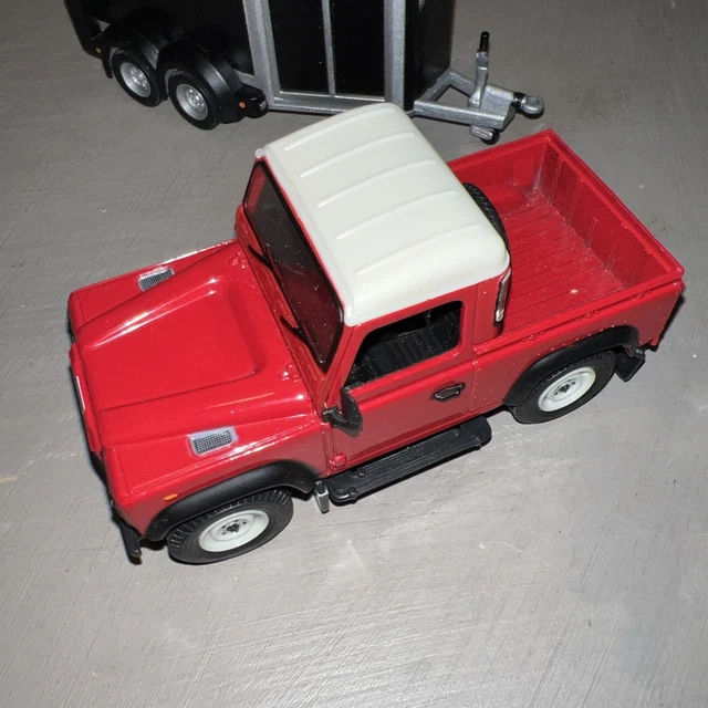 LAND ROVER DEFENDER SWB 90 Ifor Williams Horsebox & Horses 1:32 ...