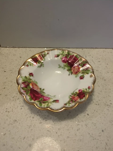ROYAL ALBERT OLD Country Roses Ashtray? Trinket/Sweets/Bon Bon Dish ...