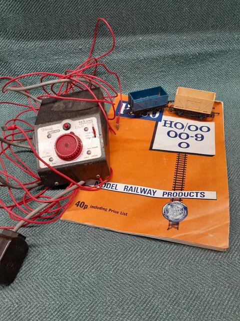 VINTAGE MODEL RAILWAY items - controller, rail joiners, 2 x trucks, brochure £7.50 - PicClick UK