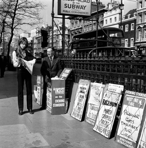 FRANCOISE HARDY READING newspaper streets London UK May 1968 Old Photo ...