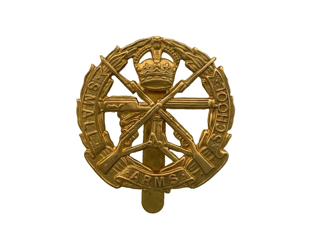 BRITISH ARMY SMALL Arms School metal cap badge. Brass regimental cap ...
