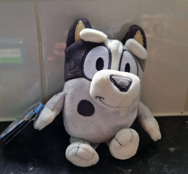 BLUEY MUFFIN SMALL Plush Soft Toy New With Tags Dog Bingo Socks ...