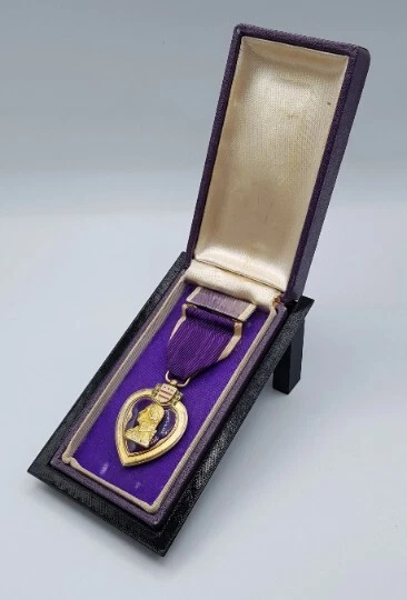 WW2 USN & USMC Purple Heart Medal Case Stand x1 £6.50 - PicClick UK