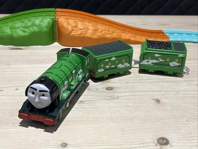 THOMAS TRACKMASTER REVOLUTION THE FLYING SCOTSMAN battery train £8.00 ...