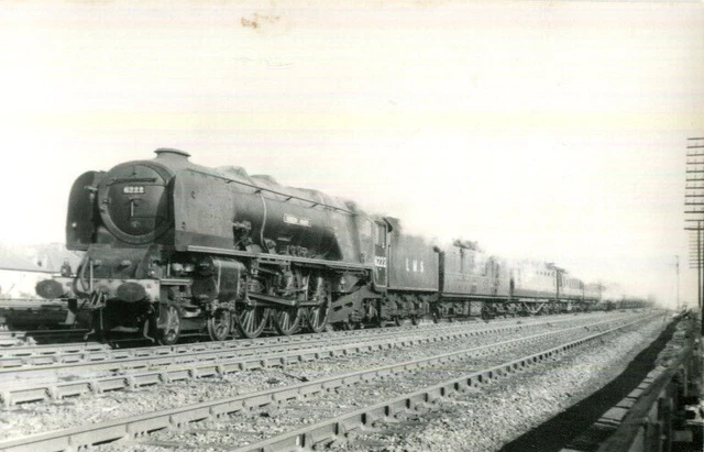 RAILWAY PHOTO LMS Coronation Class No 6222 QUEEN MARY Headstone Lane ...