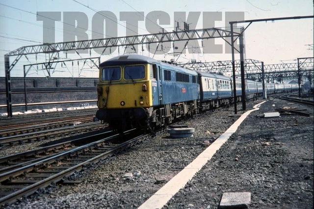 35MM SLIDE BR British Rail Electric Loco Class 87 87033 Crewe 1984 ...