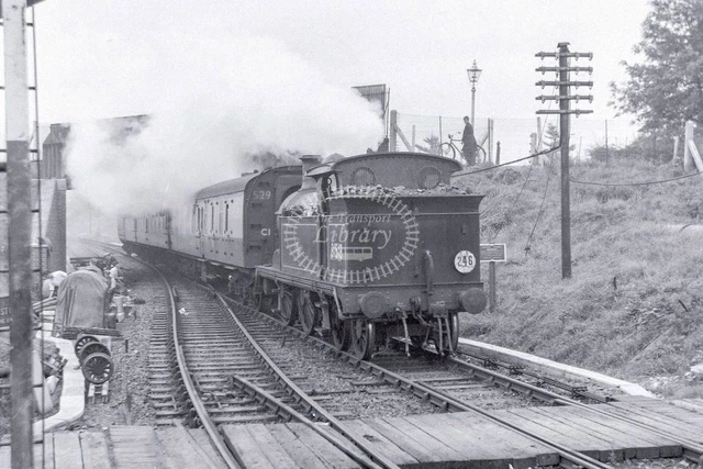 PHOTO BRITISH RAILWAYS Steam Locomotive Class H 31518 at Kemsley Halt ...