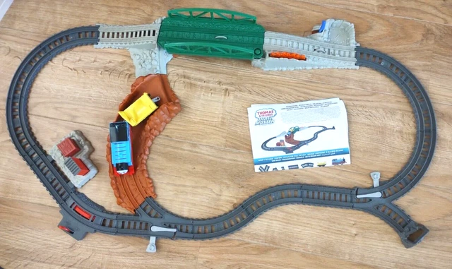 THOMAS & FRIENDS Daring Derail Set Trackmaster Track With Thomas Train ...