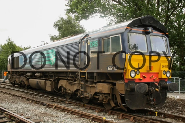 UK DIESEL TRAIN Railway Photograph Of Class 66 66415 Loco. Rm66-557 £1. ...