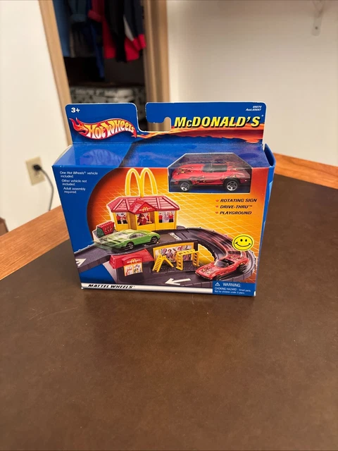 HOT WHEELS MCDONALDS Drive-thru Playset w/ Exclusive Red 1965 Corvette ...