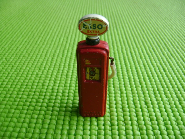 ANCIENNE POMPE A Essence En Metal Esso Made In England Epoque Dinky ...