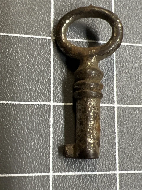 VINTAGE ANTIQUE SKELETON Key Melbourne Lock Safe Prison Bank Vault $6. ...