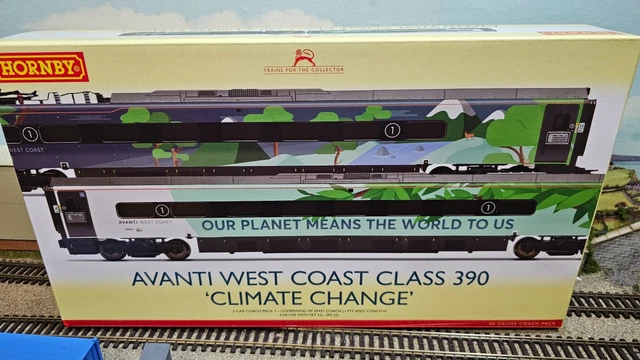 R40451 HORNBY AVANTI West Coast Class 390 Climate Change Livery Coach ...