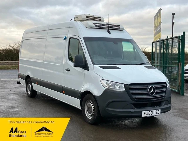 MERCEDES SPRINTER EURO 6 Fridge Freezer Van With Aircon. 11,495+Vat £ ...