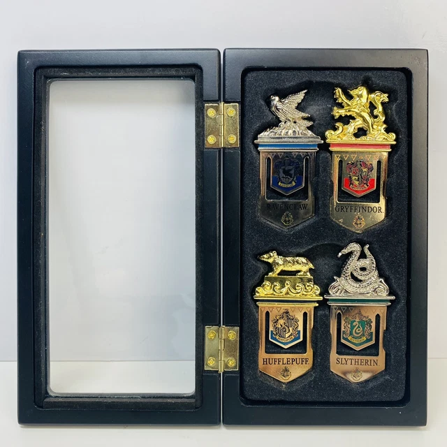 HARRY POTTER BOX Set Hogwarts House Metal Bookmarks in Display case £8. ...
